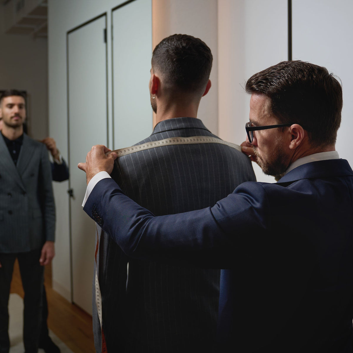 The Art of the Perfect Fit: A Guide to Made-to-Measure Suiting – Brent Wilson